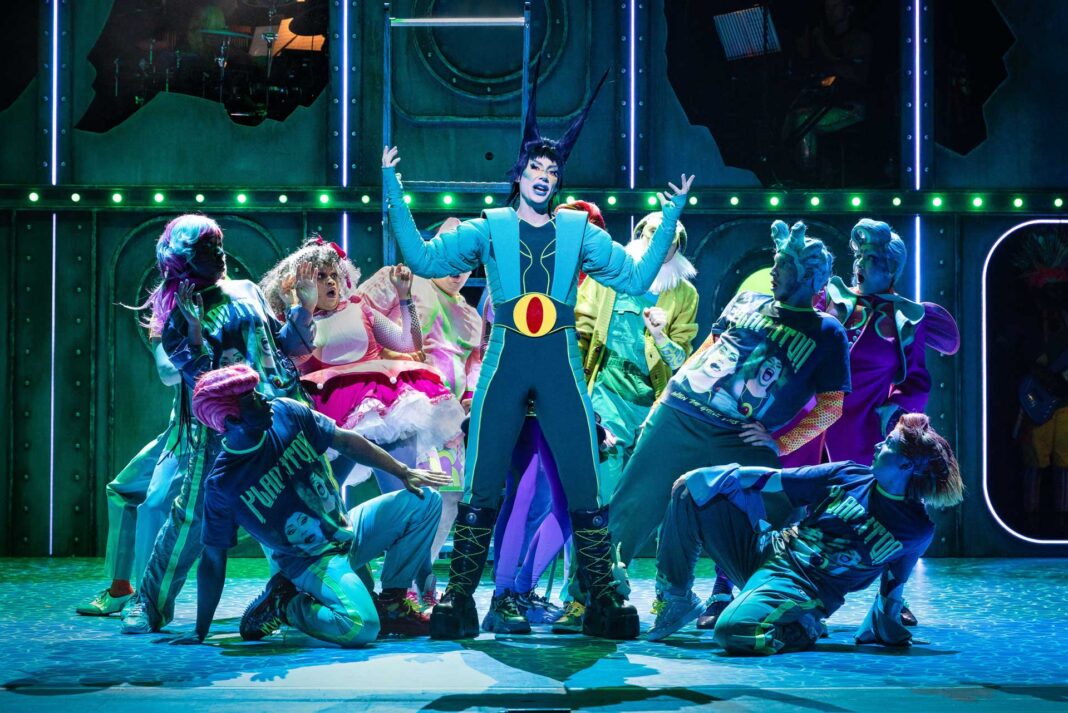 We go Squidward with Gareth Gates to Chat About The SpongeBob Musical